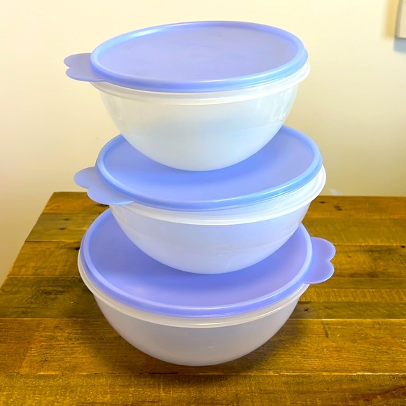 Tupperware | Kitchen | Tupperware Bowl Set Of 3 W Blue Lids | Poshmark